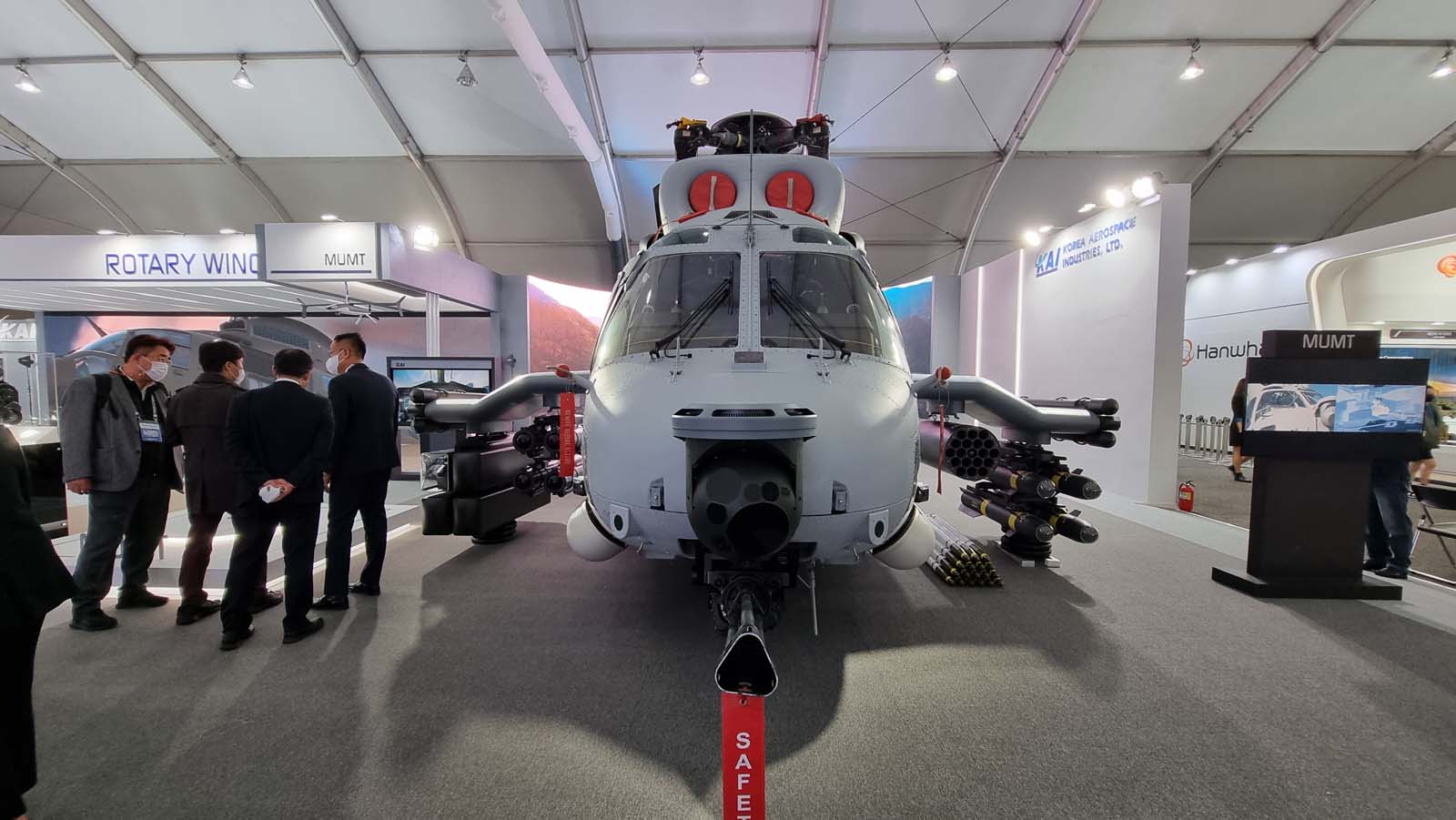 전시 · 세미나 - ADEX 21에 전시된 MUMT 포드 장착 마린온 무장형 공격헬기