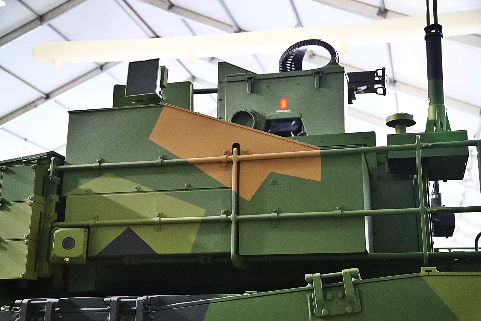 전시 · 세미나 - ADEX 21에 전시된 K2-NO 노르웨이 사양