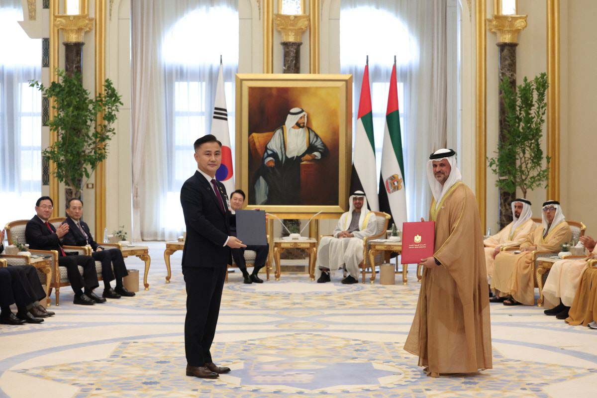 방산뉴스 - 한-UAE 전략적 방위산업 협력 MOU 체결...양국 항공기 공동제작 길열어!