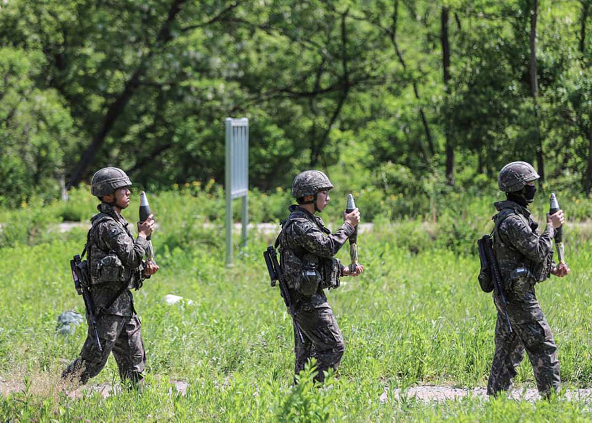 ROK 육군 - [사진] 55사단, M60 기관총 및 K201 유탄발사기와 60㎜, 81㎜, 4.2인치 박격포 포성!