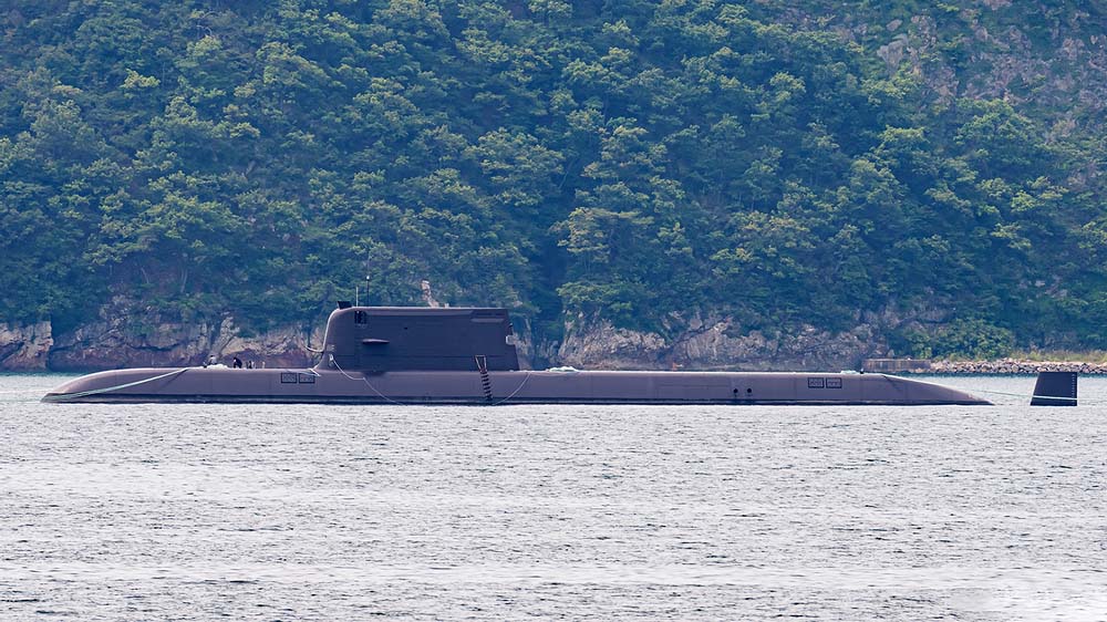 ROK 해군 - [사진] SLBM 발사 역사적 순간 포착, 78기 SLBM 운용, 적대 강국 턱밑을 노리는 도산안창호함