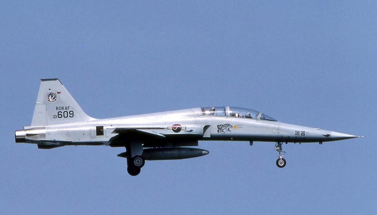 ROK 공군 - 제공호(制空號: KF-5E/F)는 한국 최초로 조립 생산된 전투기