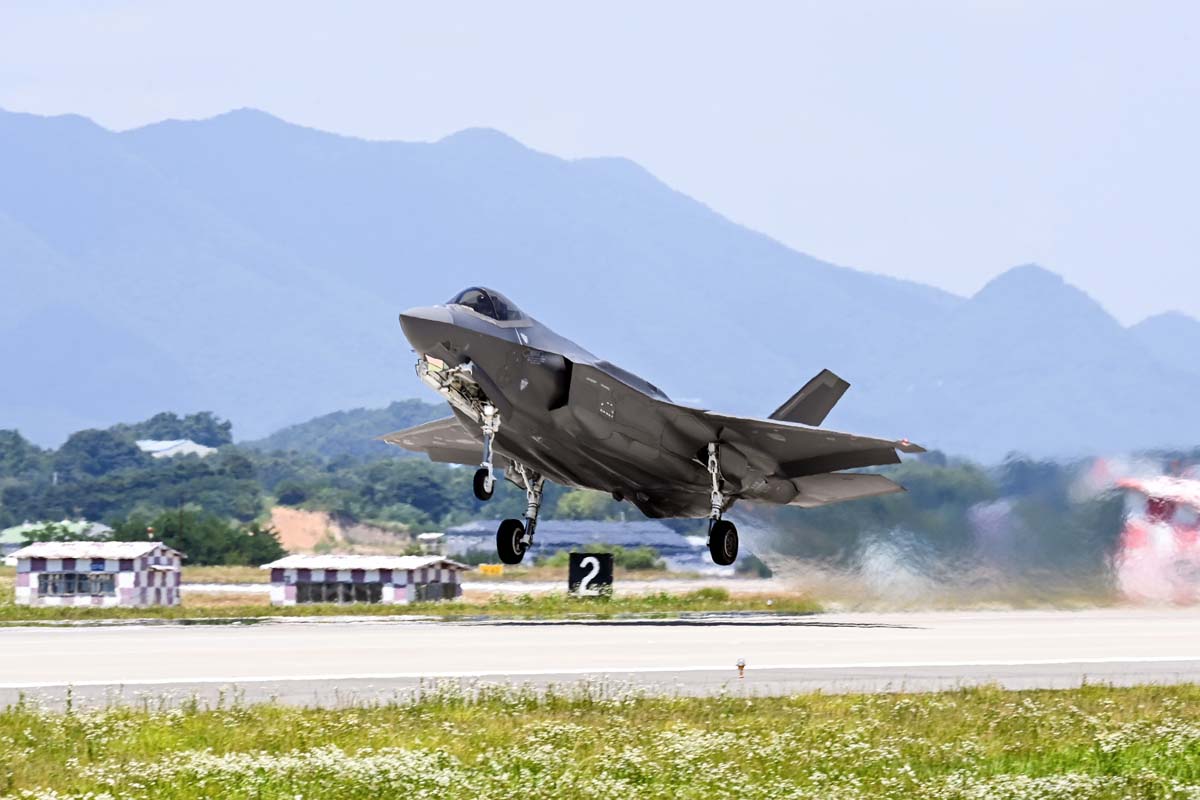 ROK 공군 - [사진] 한미공군, F-22·F-35A·(K)F-16 연합훈련…4·5세대 전투기 간 작전 수행