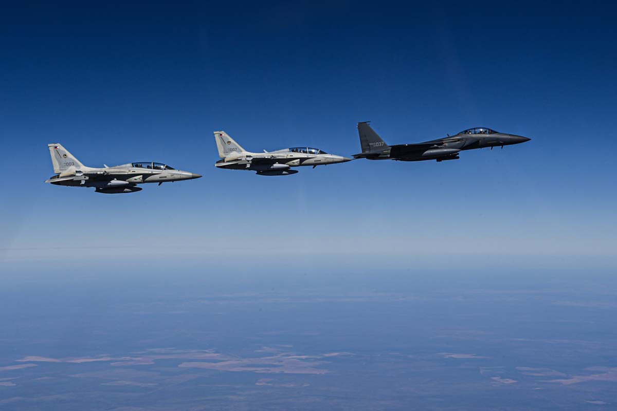 ROK 공군 - 공군 F-15K, 대한민국 제작 필리핀 FA-50PH와 호주 상공 우정비행