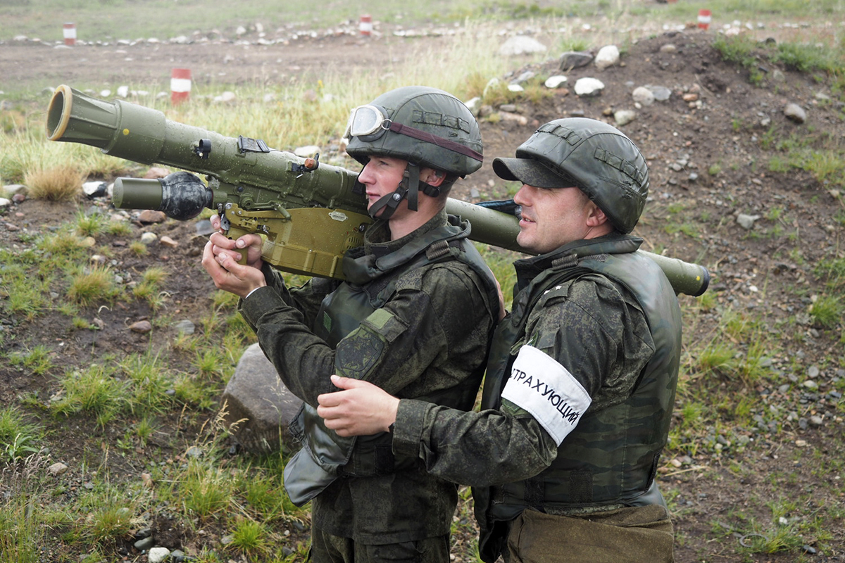 ROK 미사일 - 신궁(新弓, KP-SAM)은 대한민국의 휴대용 단거리 지대공 미사일