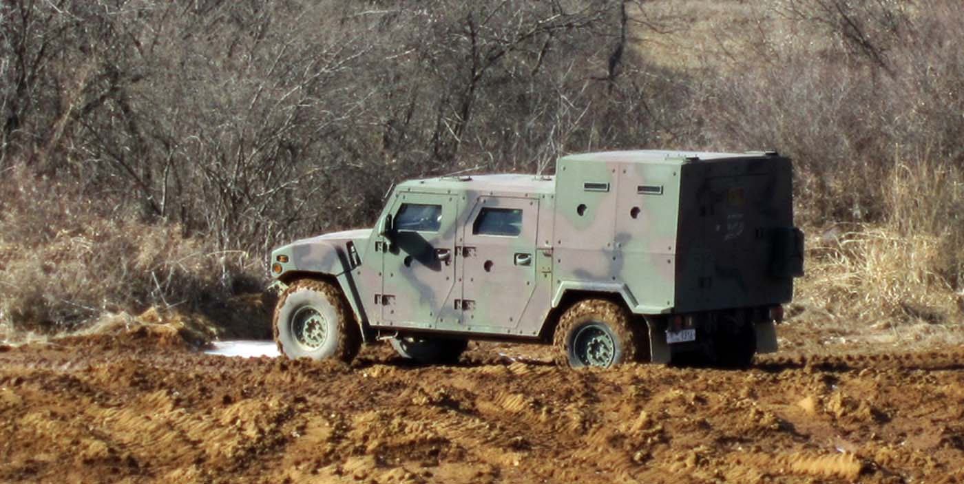 ROK 전술차량 - [사진 14장] 기아 K151 지휘 8인승 전술차량