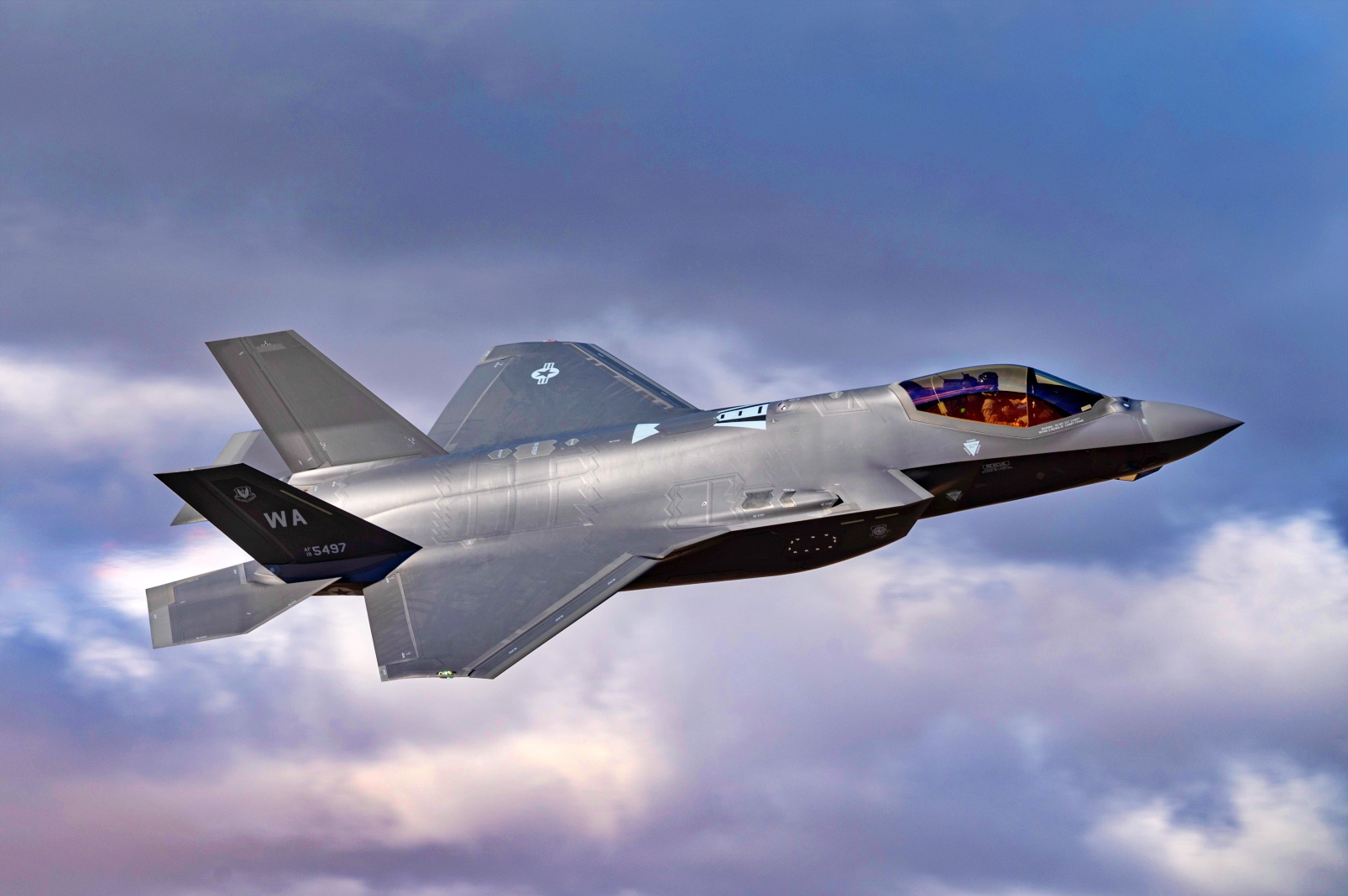 World 공군 - 미 공군 무장 비행대 F-35A Lightning II, F-16C Fighting Falcon 전투기 출격