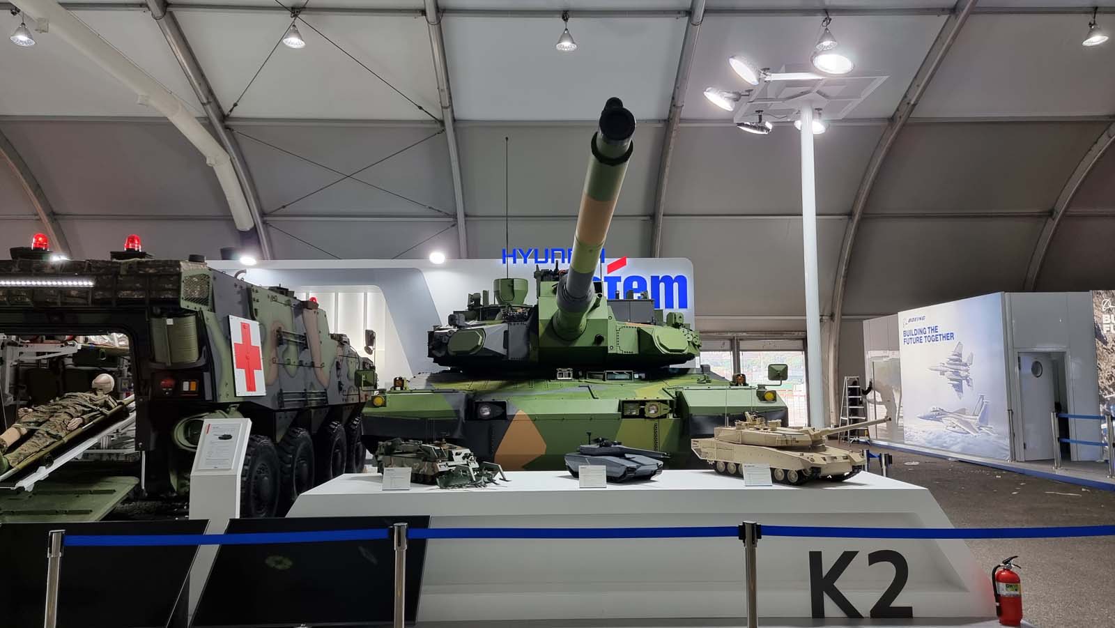 PHOTO - ADEX 21에 전시된 K2-NO 노르웨이 사양