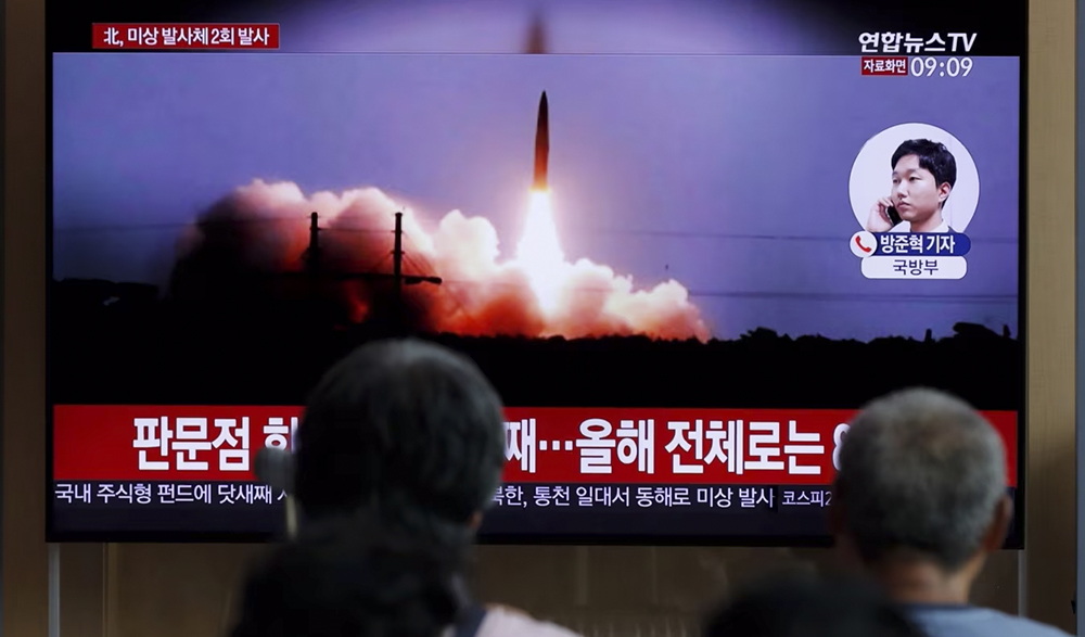 메인추출 - 김정은의 북한, ICBM 발사...이틀 연속 미사일 도발…위성 로켓 가장한 ICBM 물타기!