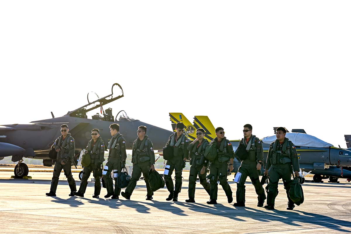 메인추출 - 공군 F-15K, 대한민국 제작 필리핀 FA-50PH와 호주 상공 우정비행