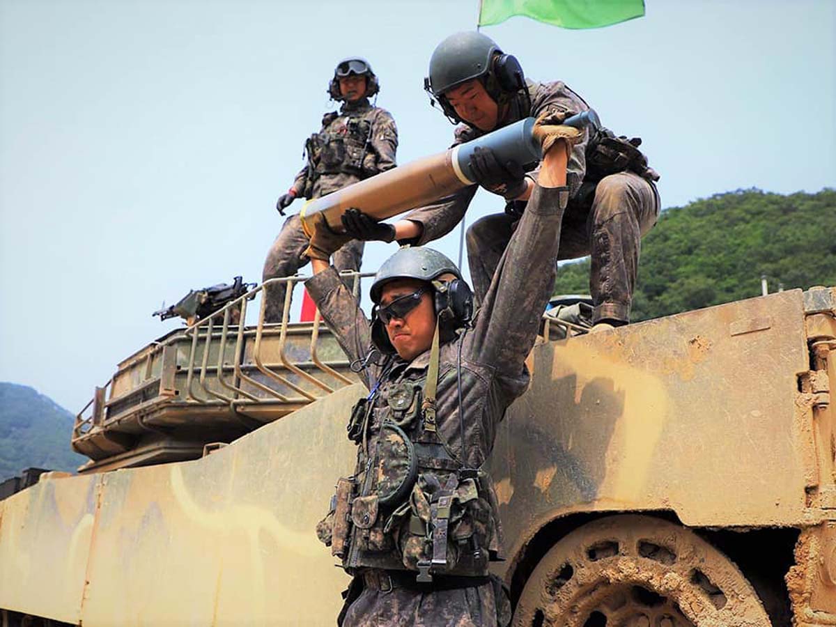 메인추출 - 강력한 기갑전투력을 구사...72년전 육군은 잊어랴! K1A2, K2흑표의 막강 위력!