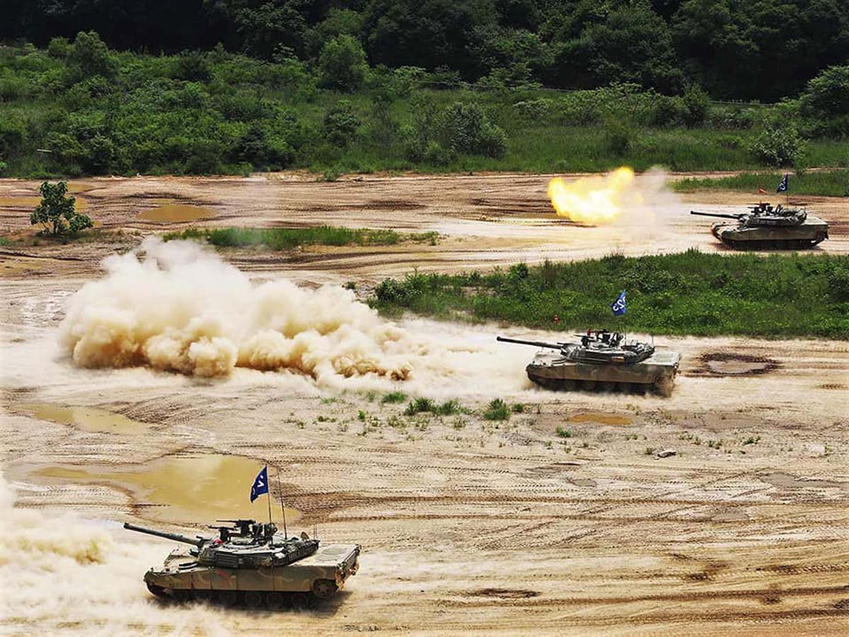 메인추출 - 강력한 기갑전투력을 구사...72년전 육군은 잊어랴! K1A2, K2흑표의 막강 위력!