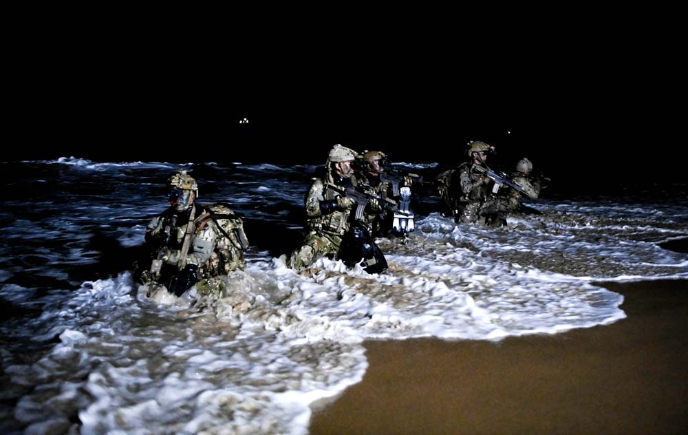 메인추출 - [사진] 해군 UDT/SEAL 눈과 얼음물 혹한기, 해안침투 훈련, 설상기동 훈련, 산악기동